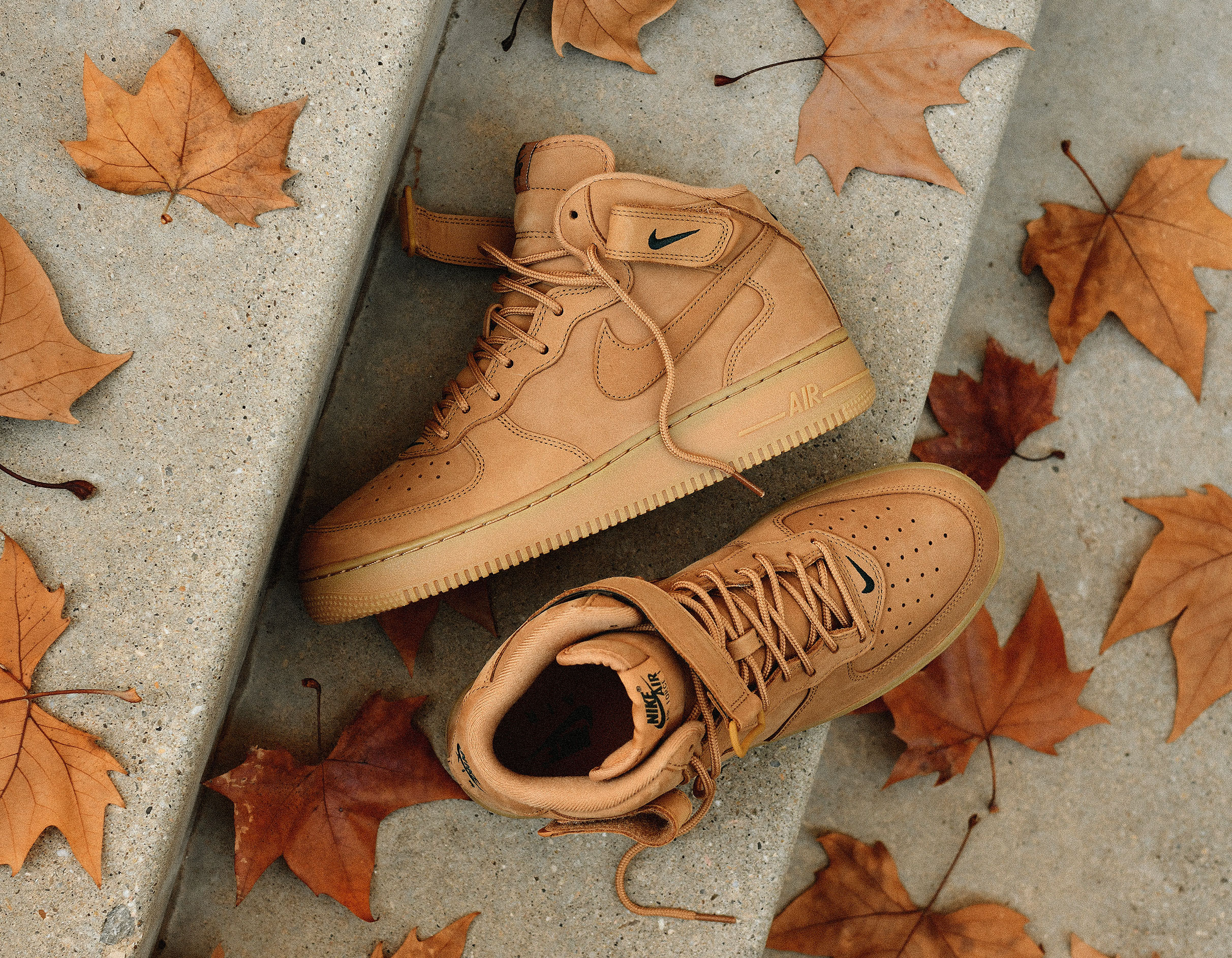 Nike Air Force 1 Mid Premium QS Flax 715889-200